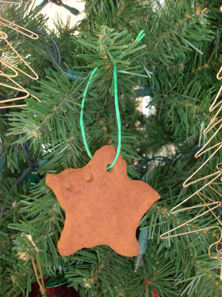 Kids Christmas Craft: Homemade Cinnamon Dough Ornaments - Mommysavers
