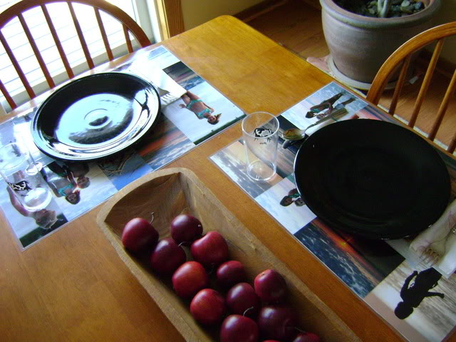 Homemade Gift Idea: Laminated Photo Place Mats - Mommysavers