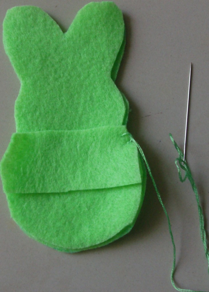 Easter Gift Idea: Felt Peeps Bunnies - Mommysavers