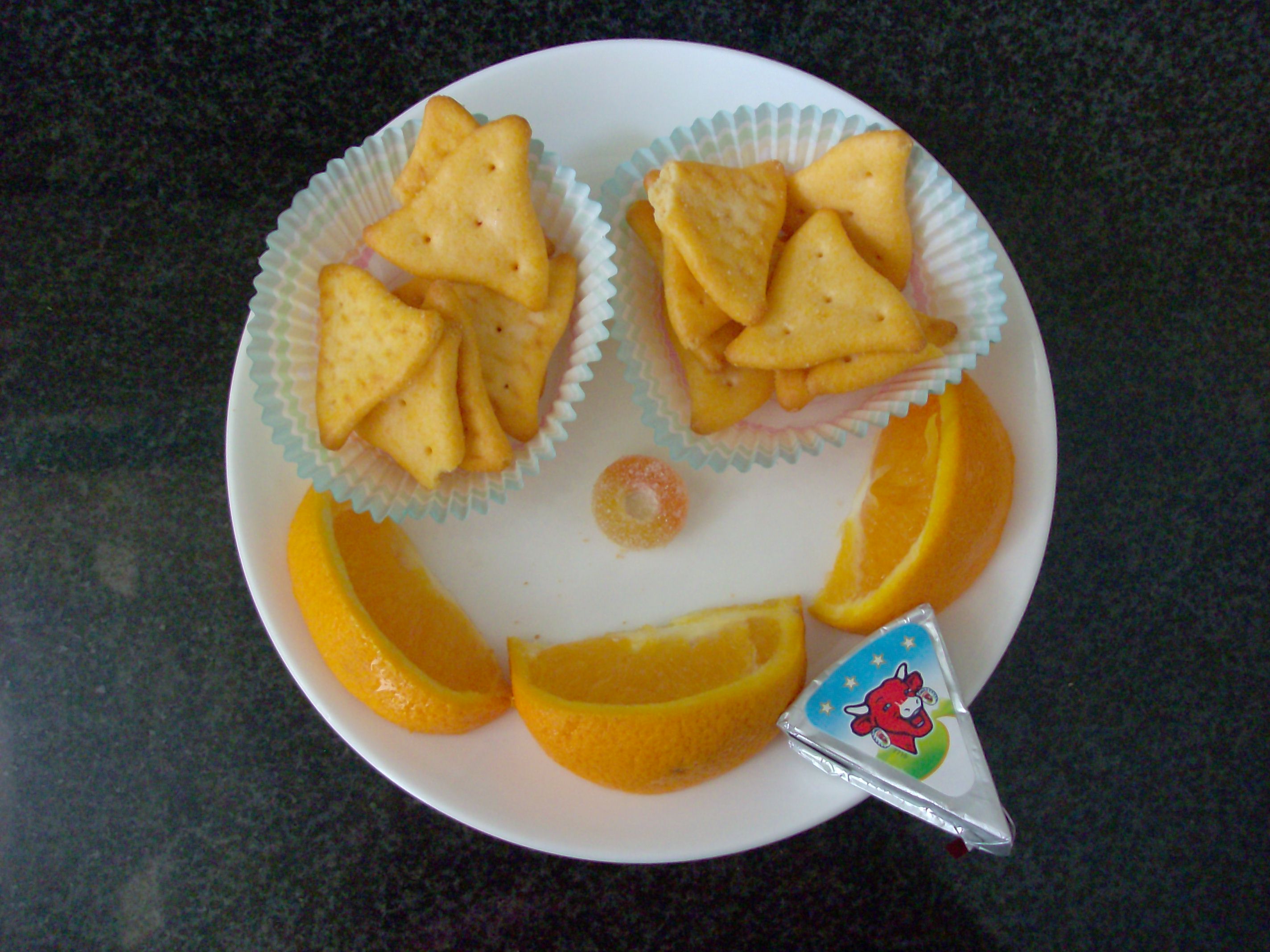 Muffin Tin Monday: Smiley Snack - Mommysavers