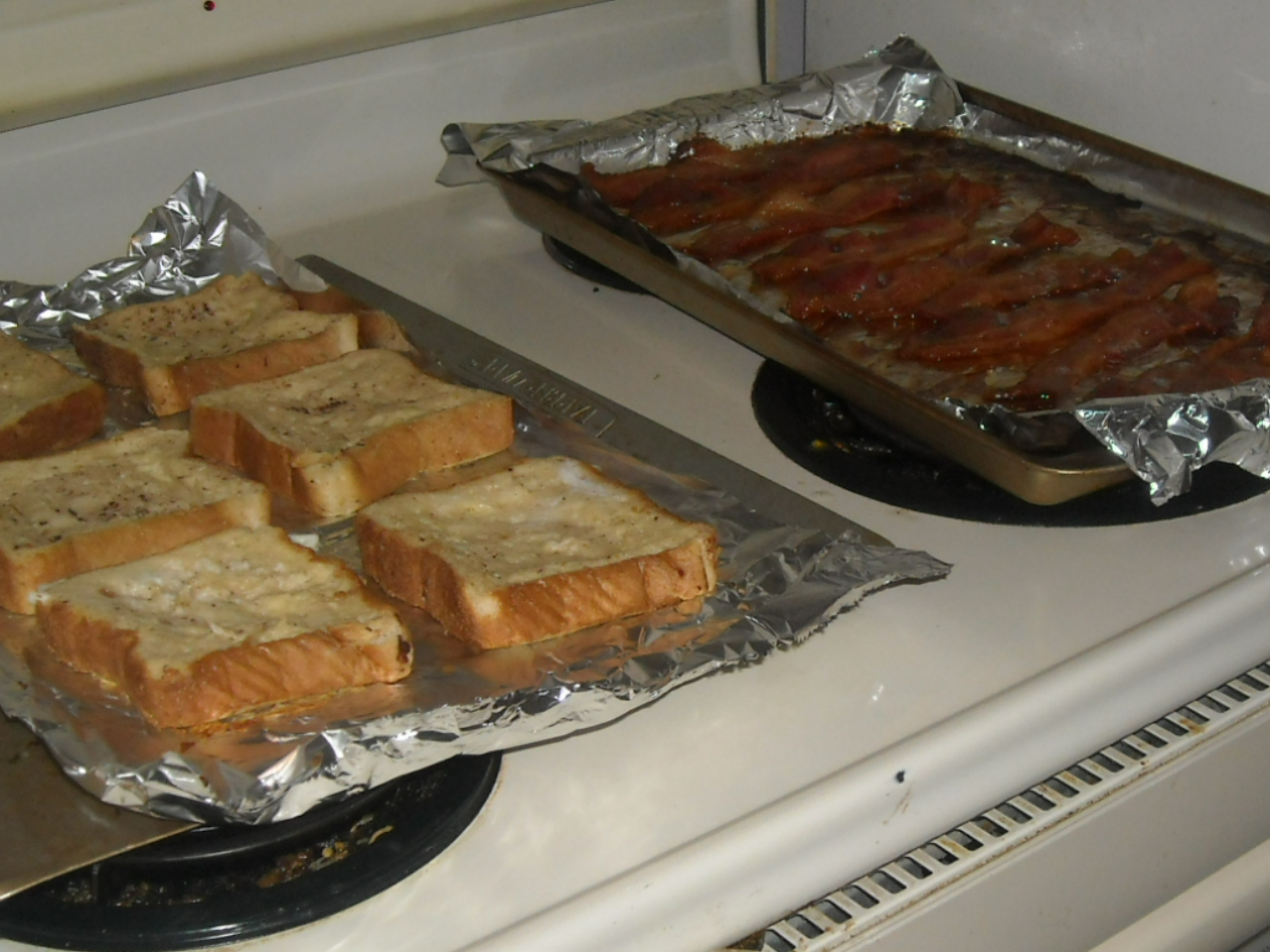 Easy Hot Breakfast on a Weekday: French Toast and Bacon (In the OVEN ...